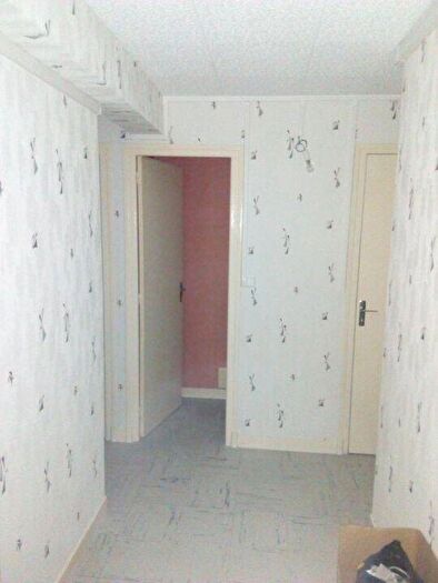 Appartement à louer - Cité Bretonnie-Chatelet-Favieres-Conches, Montluçon - 3 pièces - 2 chambres