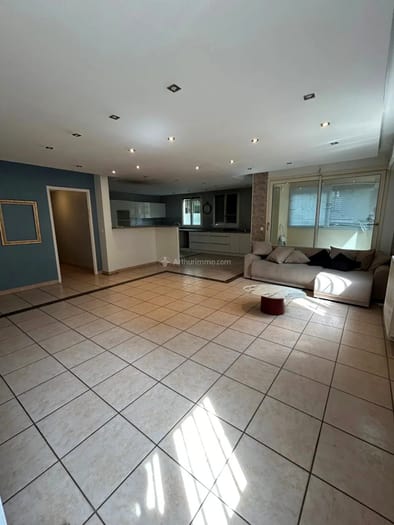 Villeurbanne, République, Tolstoi : Appartement 6 pièces à louer