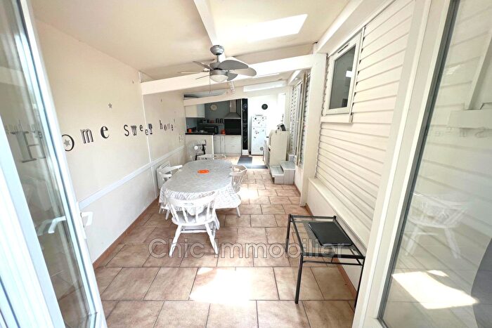 Maisons à vendre et appartements à louer - 1