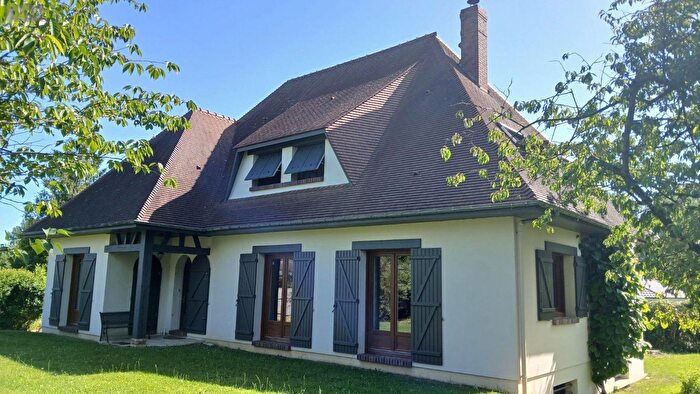 Les Hogues : Maison 8 pièces à vendre