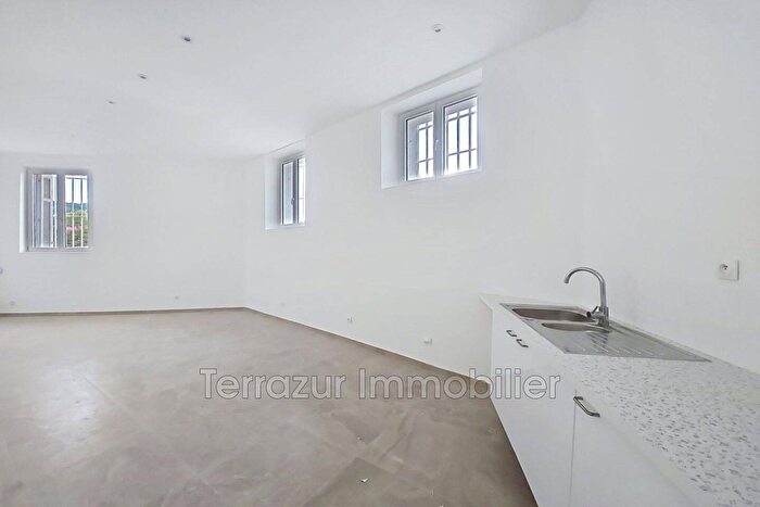 Appartement à louer - Sainte Catherine, Le Cannet - 3 pièces - 2 chambres