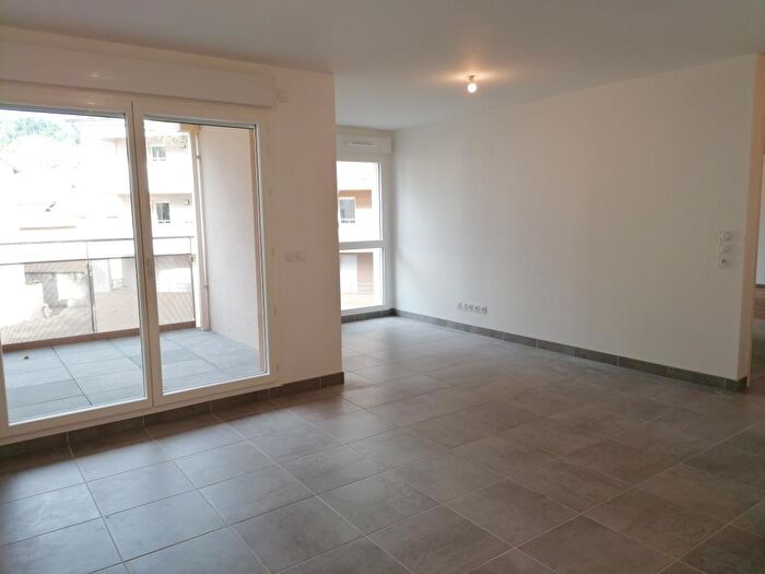 Appartement 3 pièces à louer à Bourgoin-Jallieu, Libération, Barbusse