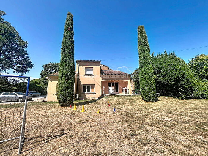 Maison 8 pièces à Camaret-sur-Aigues, à vendre