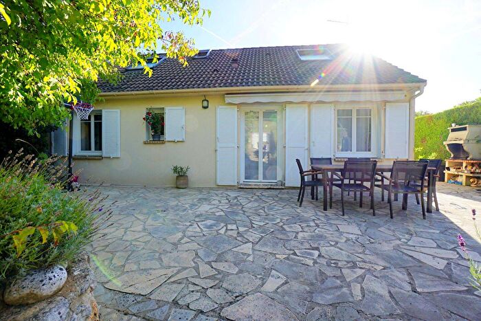 Maison 6 pièces à louer à Mézières-sur-Seine