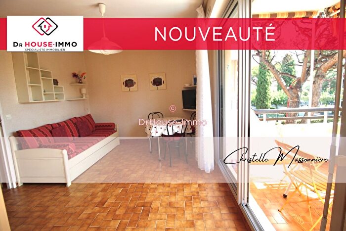 Cavalaire-sur-Mer, Centre-ville : Appartement 2 pièces à vendre