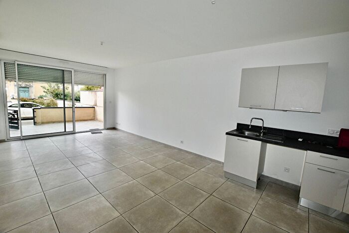 Appartement à louer - Gironde-Cabrieres-Boisfeuillet-Lampourde, Orange - 2 pièces - 1 chambre
