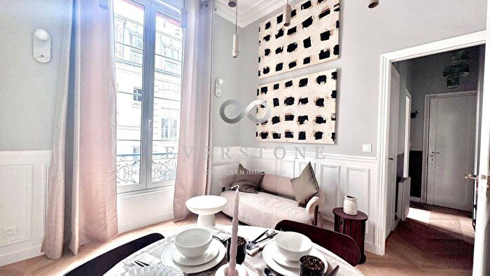 Appartement à louer - Saint Merri, Paris ème arrondissement - 2 pièces - 1 chambre