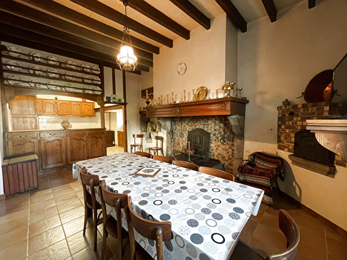 Maison à vendre - Aincille - 7 pièces - 5 chambres