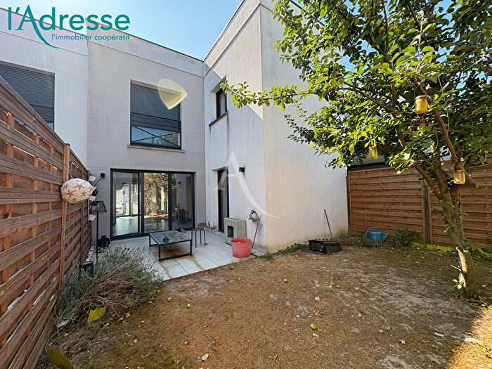 Champs-sur-Marne, Centre-ville - Maison 5 pièces à vendre