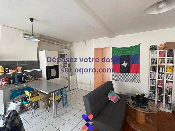 Appartement à louer - Hyper Centre-Vieille Ville, Saint-Étienne - 2 pièces - 1 chambre