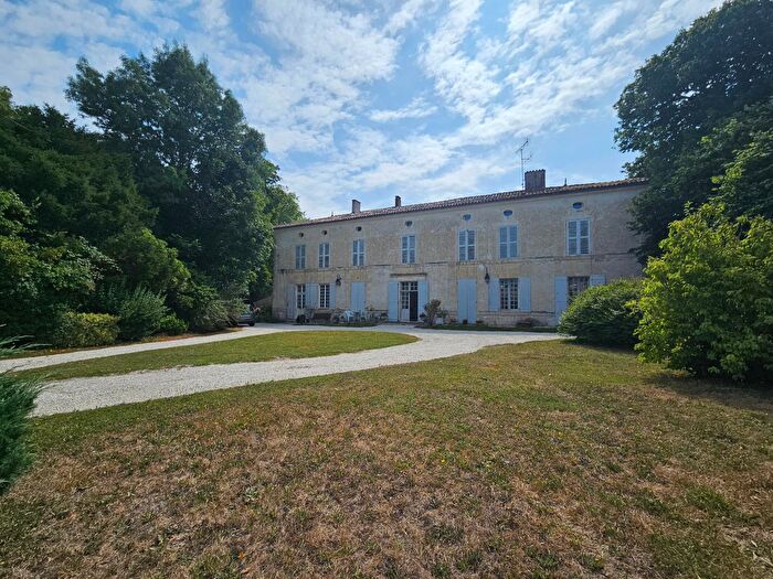 Maison à vendre - Surgères - 10 pièces - 5 chambres