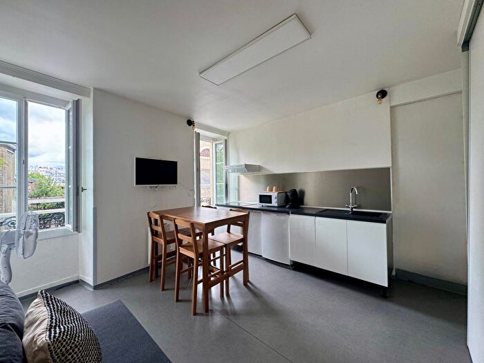 Appartement à vendre - Pau, Centre-ville - 2 pièces - 1 chambre