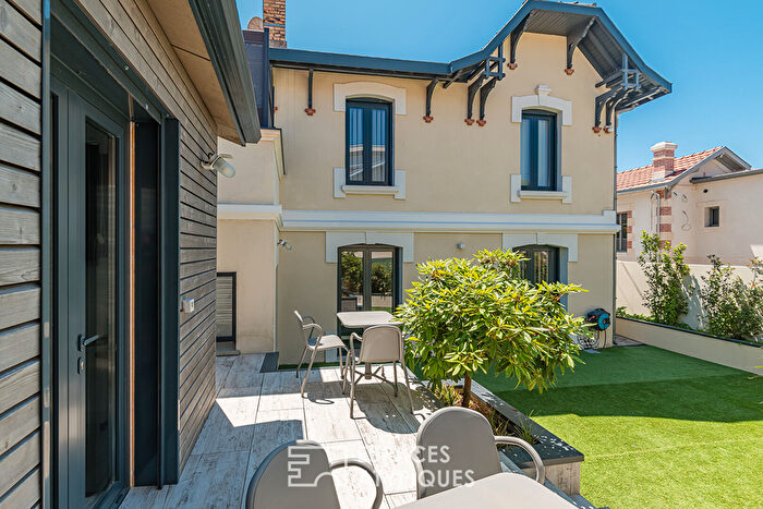 Maison à vendre - Arcachon, Saint-Ferdinand - 5 pièces - 4 chambres