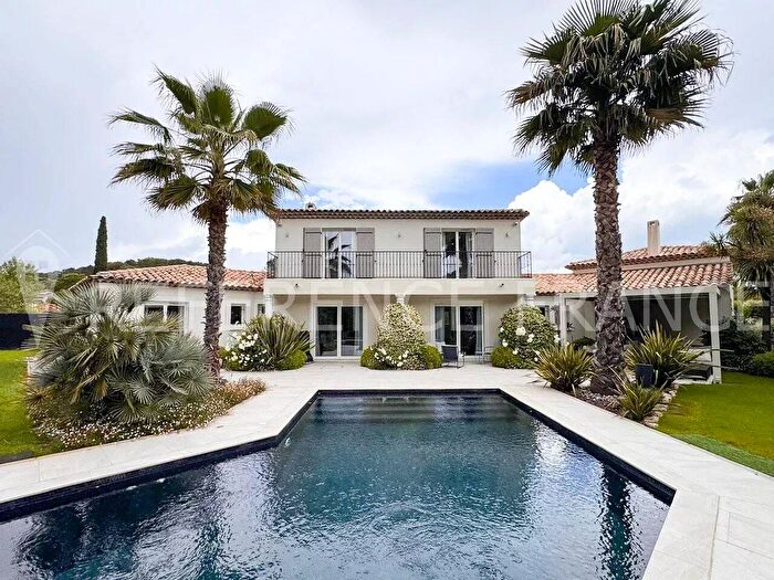 Maison 6 pièces à louer à Mougins