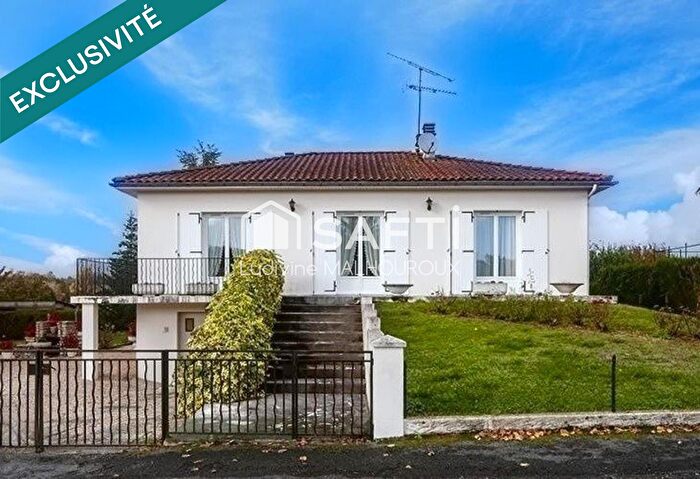 Maison à vendre - Verteillac - 5 pièces - 4 chambres