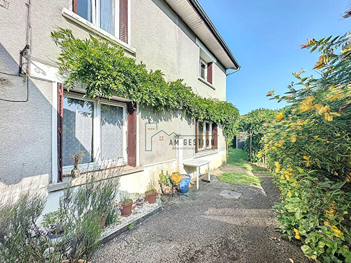 Maison à vendre - Châteauneuf-la-Forêt - 5 pièces - 4 chambres