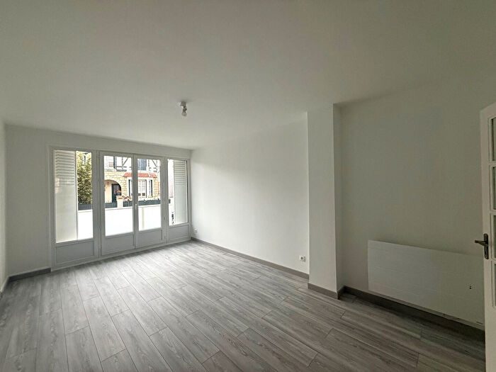 Appartement à louer - Colombes, Europe - 3 pièces - 2 chambres
