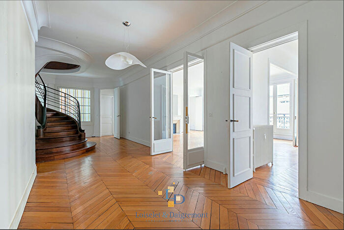 Paris 7ème, Champ de Mars : Appartement 6 pièces à louer