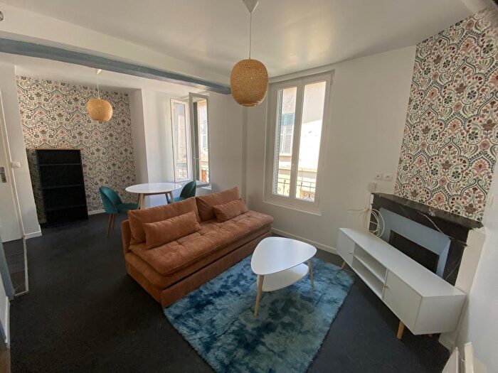 Appartement à louer - Mantes-la-Jolie, Centre-ville - 2 pièces - 1 chambre