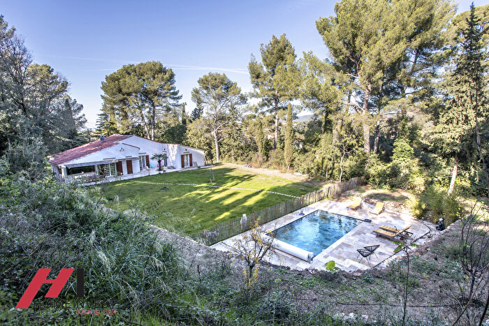 Maison à vendre - Marseille e , Les Trois Lucs - 5 pièces - 4 chambres