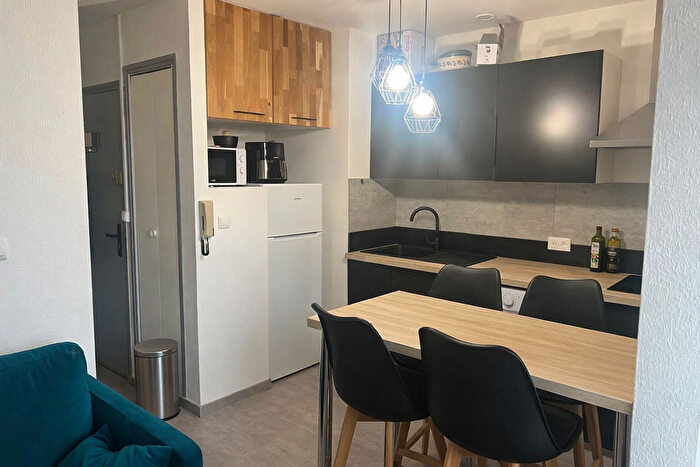 Appartement à louer - Carcassonne, Cité Médiévale, Barbacane, Trivalle - 2 pièces - 1 chambre