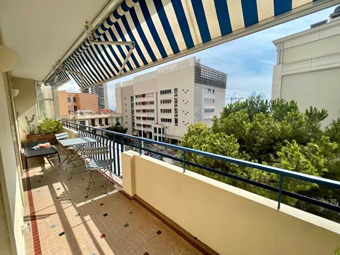 Appartement à louer - Moneghetti Ouest, Beausoleil - 3 pièces - 2 chambres