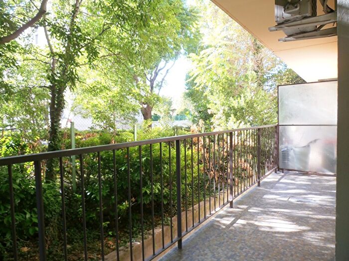 Appartement à vendre - Marseille e , Saint-Tronc - 4 pièces - 3 chambres