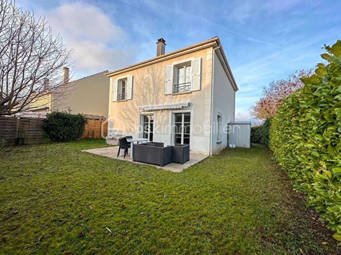 Maison à vendre - Savigny-le-Temple, Plessis-le-Roi - 5 pièces - 4 chambres