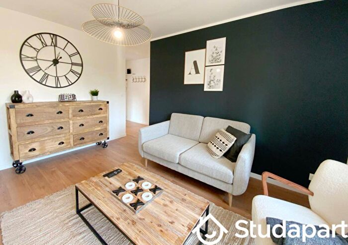 Appartement à louer - Saint Clément-Jardin des Plantes-Grammont, Rouen - 1 pièce - 1 chambre