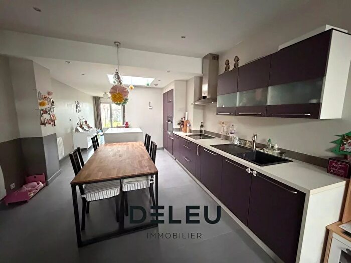 Maison à vendre - Wasquehal, Centre-ville, Pharos, Site Saint-Nicolas - 4 pièces - 3 chambres