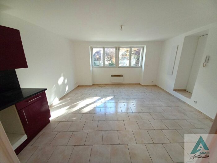 Appartement 3 pièces à Cuges-les-Pins, à louer