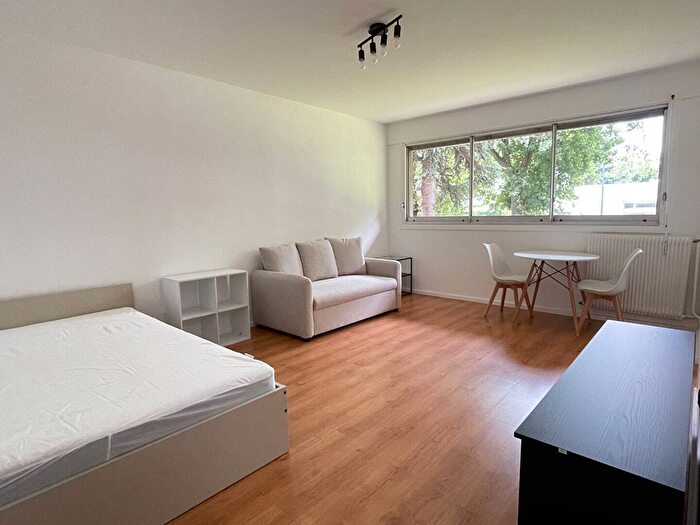 Appartement à louer - Centre Ville, Clichy - 1 pièce