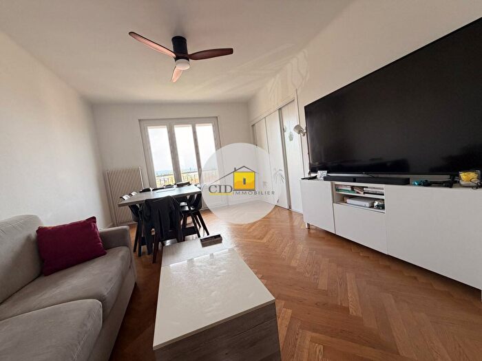 Saint-Bonnet-de-Mure - Appartement 4 pièces à louer