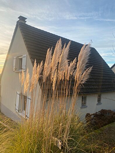 Maison à vendre - Montsalvy - 5 pièces - 3 chambres