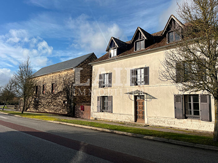 Saint-Julien-sur-Sarthe : Maison 8 pièces à vendre
