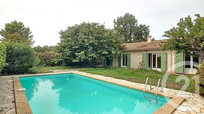 Maison à louer - Saint-Martin-de-Crau - 5 pièces - 3 chambres