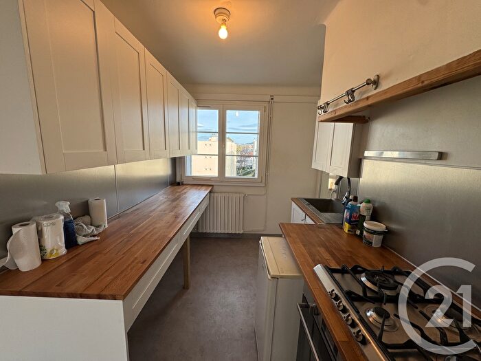 Appartement à louer - Marseille e , Saint-Barnabé - 3 pièces - 2 chambres