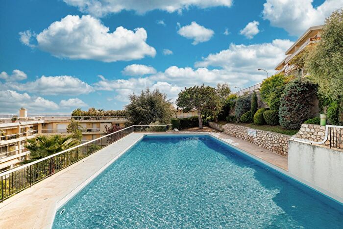 Nice, Saint-Philippe, Estienne dOrves : Appartement 4 pièces à vendre