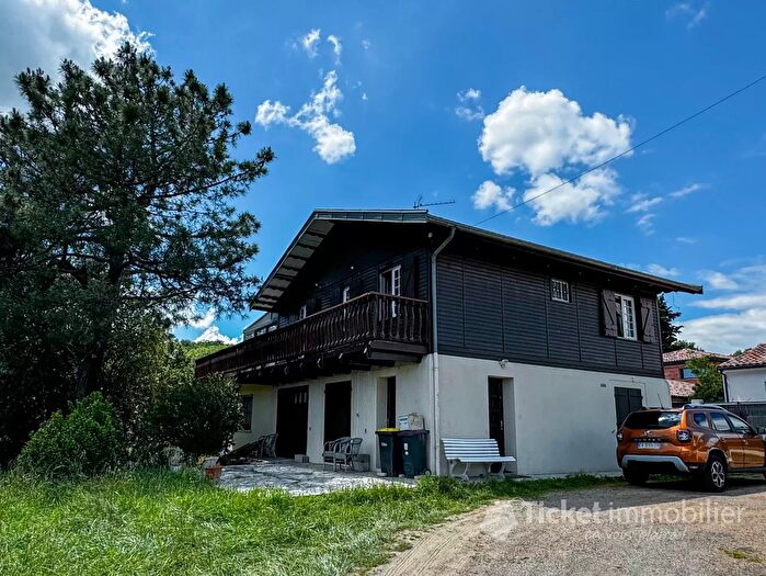 Maisons à vendre et appartements à louer - 1
