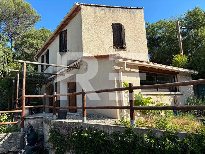 Appartement 1 pièce à louer - Nîmes, Tour Magne