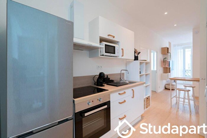 Appartement à louer - Champ de Mars, Toulon - 1 pièce - 2 chambres