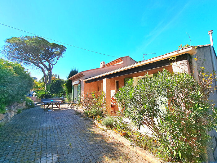 Maison à vendre - Saint-Raphaël - 5 pièces - 4 chambres