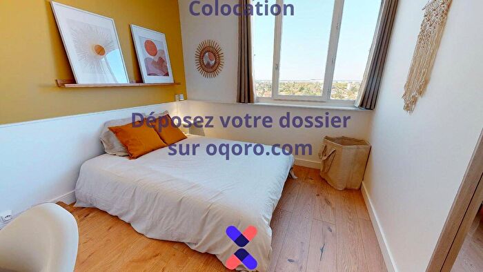 Appartement à louer - Les Essarts, Bron - 6 pièces - 5 chambres