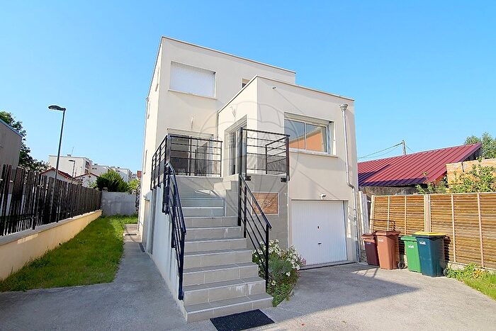 Maison à vendre - Colombes, Stade - 8 pièces - 5 chambres