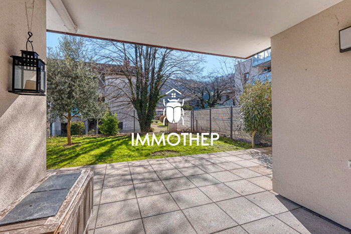 Appartement à vendre - Échirolles, Village, La Commanderie - 3 pièces - 2 chambres