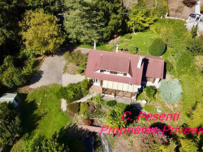 Conches-sur-Gondoire : Maison 9 pièces à vendre