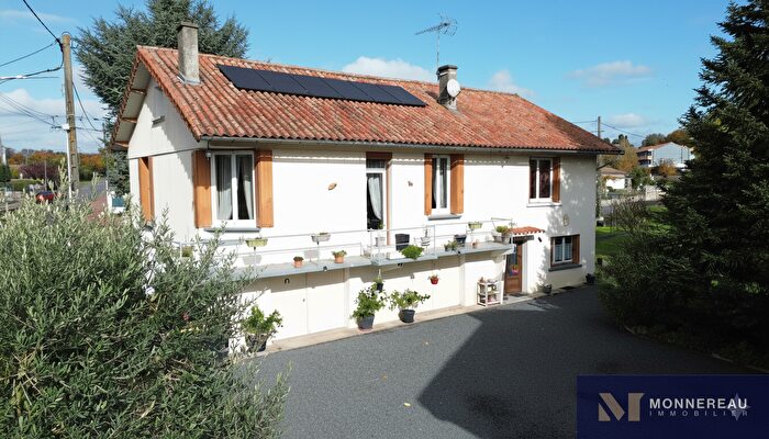 Maison à vendre - La Couronne - 5 pièces - 3 chambres