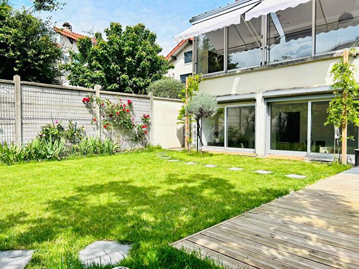 Maison à vendre - LHaÿ-les-Roses, Petit Robinson - 6 pièces - 4 chambres