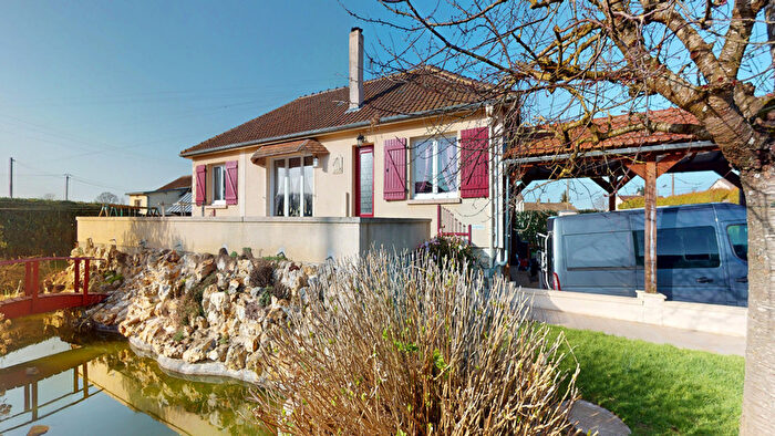 Maison à vendre - Sainte-Colombe-la-Commanderie - 5 pièces - 3 chambres