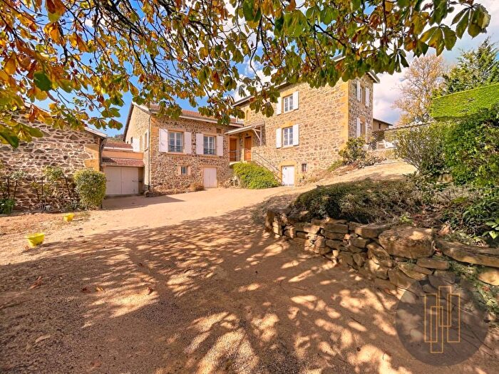 Maison 5 pièces à vendre à Saint-Vérand